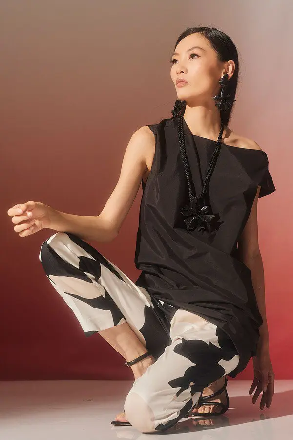Natori Techno Poplin Origami Tunic - Black