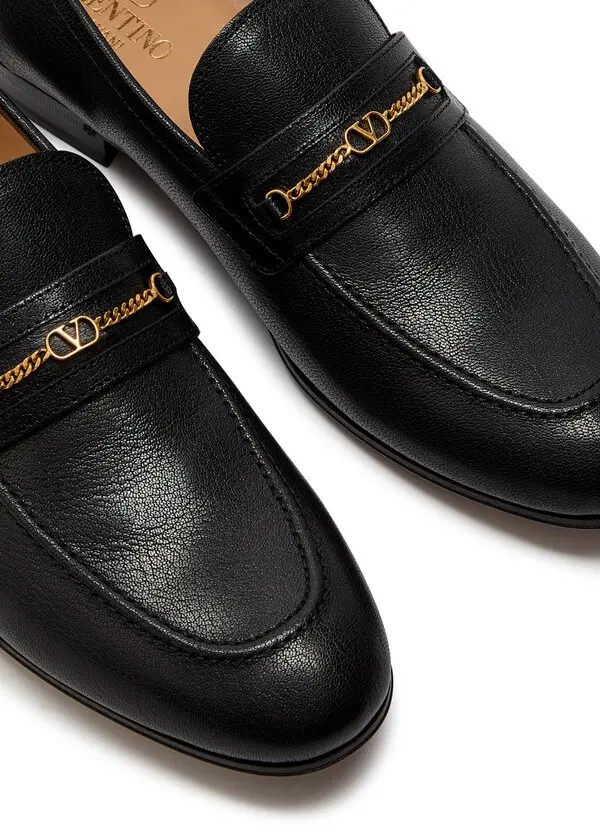 Valentino Garavani Vlogo Grained Leather Loafers - Black