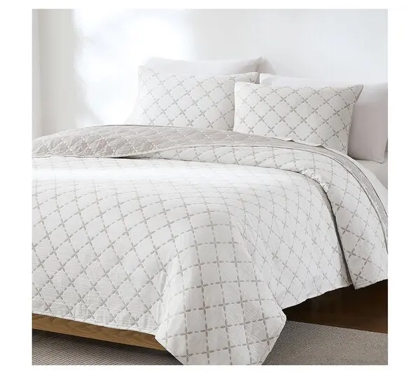LUSH DECOR Diamond Leaf Jacquard Coverlet Set King