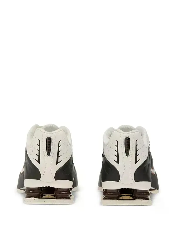 Nike Shox R4 Trainers