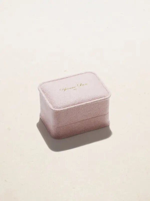 Yvonne Léon Poire Sapphire Signet Ring