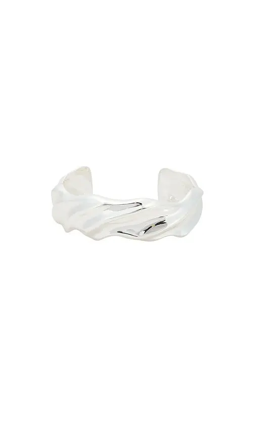 Ettika Lustrous Wave Cuff