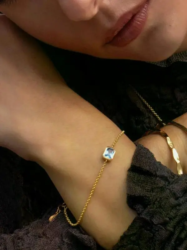 DOWER & HALL Octagon Blue Topaz Chain Bracelet - Gold