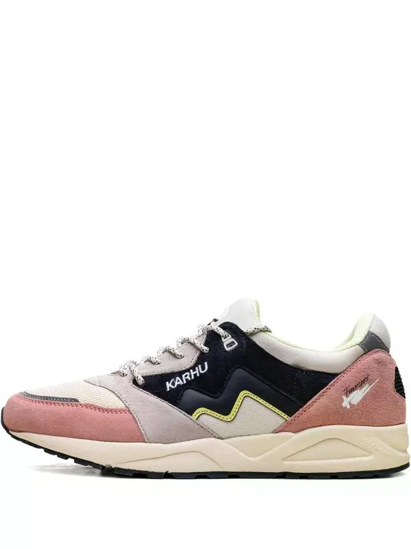 KARHU Aria 95 Panelled Trainers - Pink