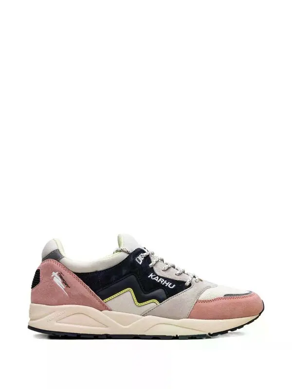 KARHU Aria 95 Panelled Trainers - Pink