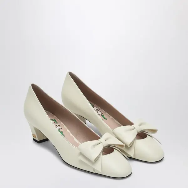 Valentino Garavani Décolleté Bowow Pumps - White