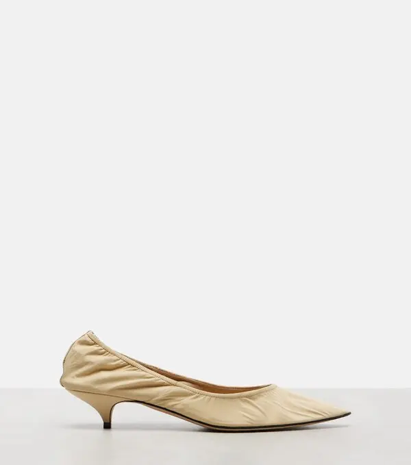 THE ROW Liisa 35 Pumps - Beige