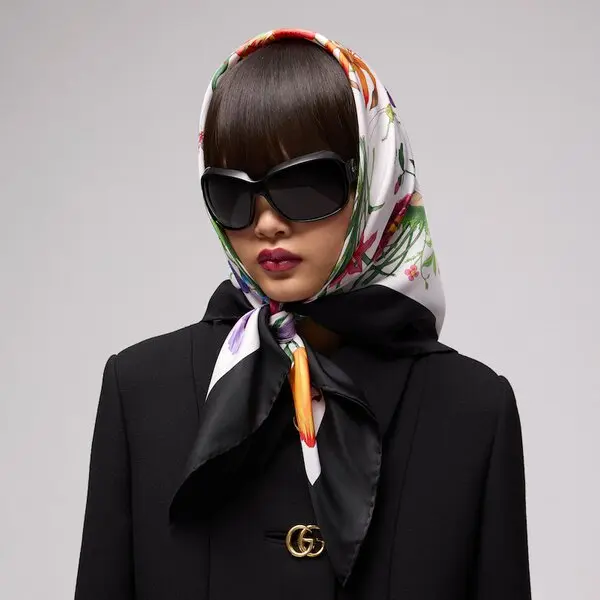 Gucci Printed Silk Twill Carr - Black