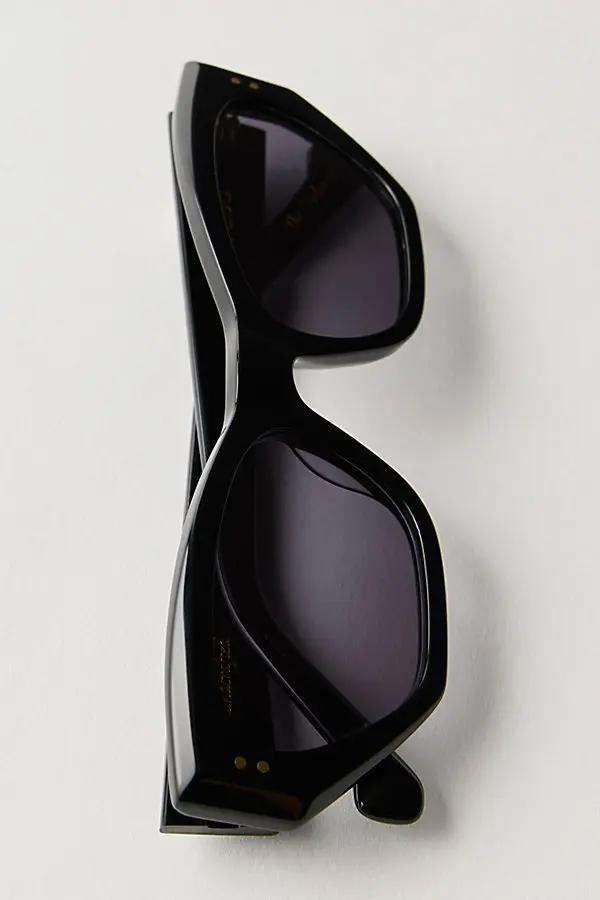 LUV LOU The Sydney Rectangle Sunglasses - Black/smoke Mono