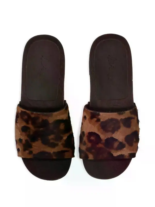 LA ROSE Leopard Print Leather Slides