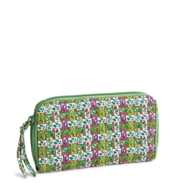 VERA BRADLEY Medium Continental Wallet In Ribbon Plaid - Green