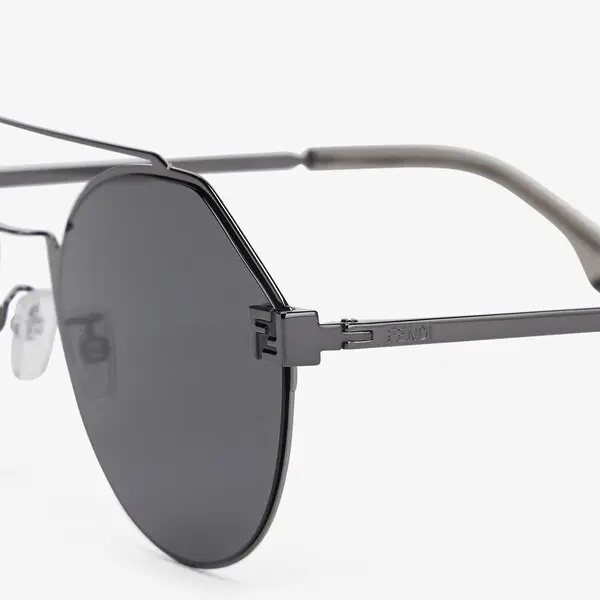 Fendi Round Sunglasses