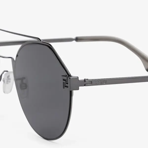 Fendi Round Sunglasses
