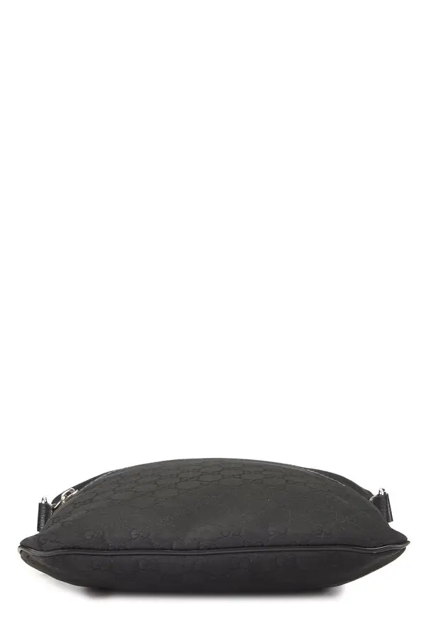 Gucci Gg Nylon Messenger Bag - Black