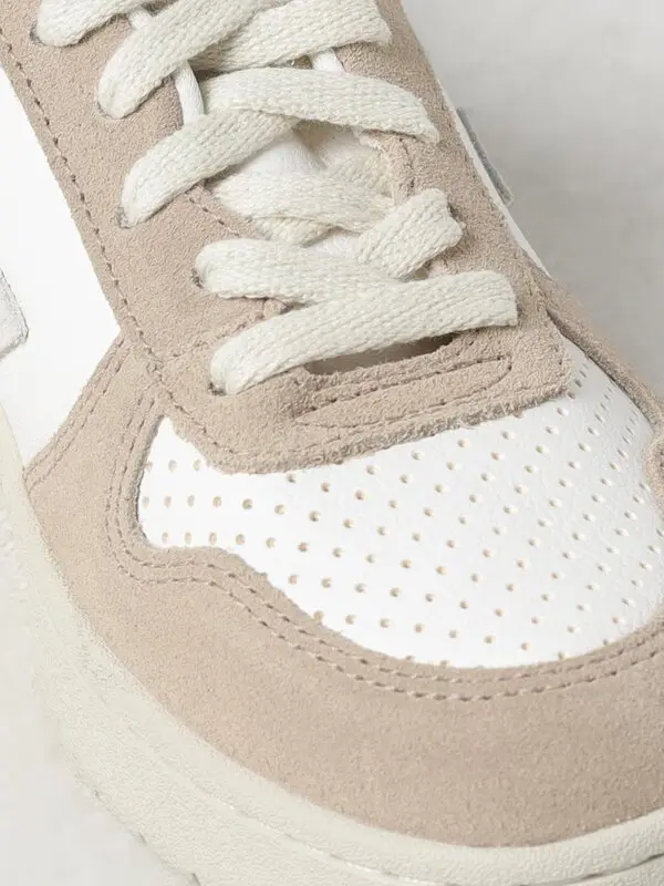 VEJA Sneakers - White