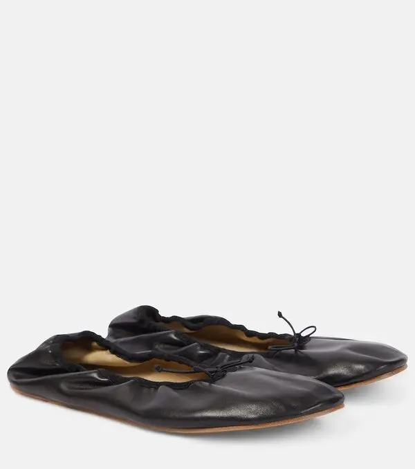 THE ROW Round Toe Leather Ballet Flats - Black
