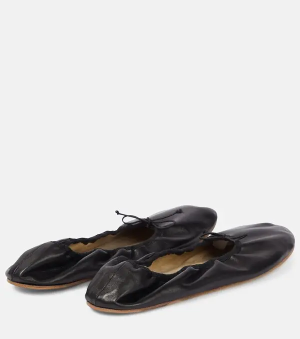 THE ROW Round Toe Leather Ballet Flats - Black