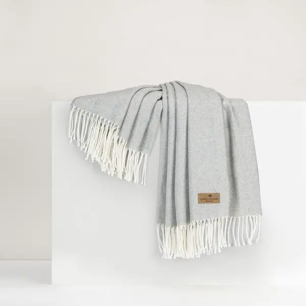 LANDS DOWNUNDER Italian Herringbone Throw - Light Gray