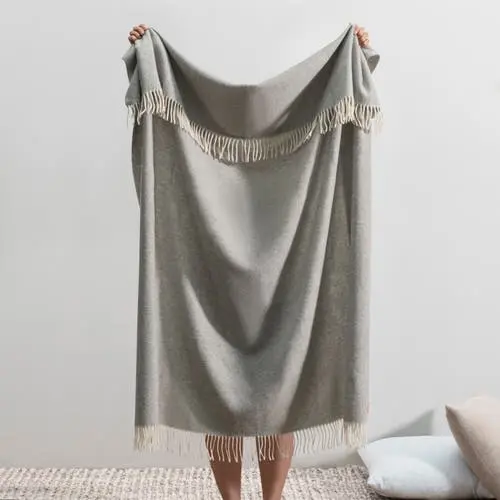 LANDS DOWNUNDER Herringbone Cashmere Throw - Silver