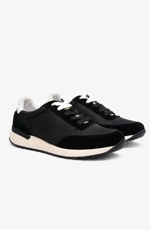 FRESHY Modern Runner Sneakers