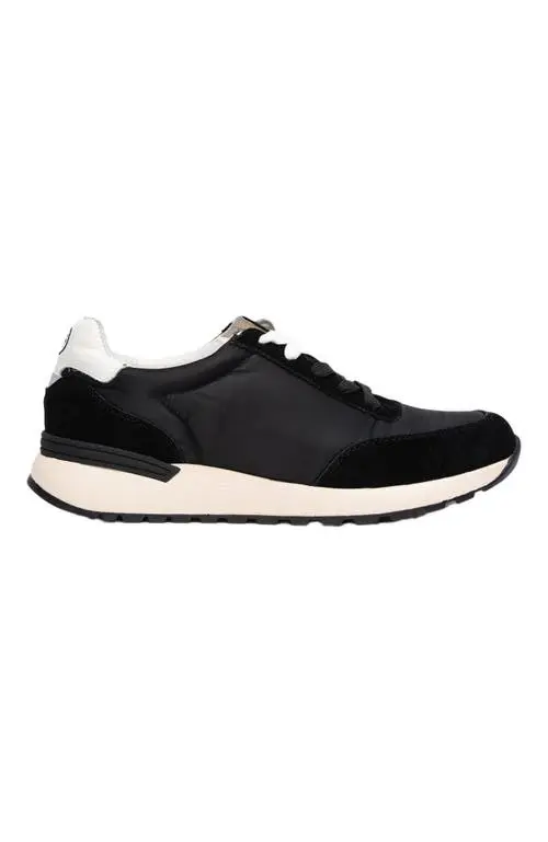 FRESHY Modern Runner Sneakers