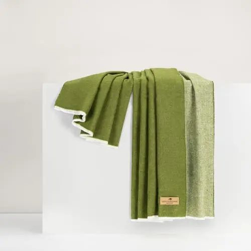 LANDS DOWNUNDER Aspen Peaks Throw - Fern
