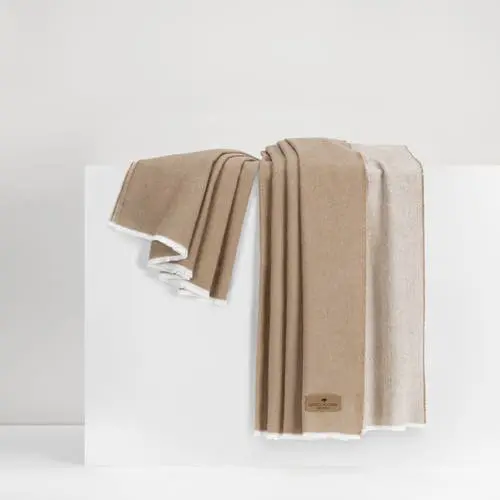 LANDS DOWNUNDER Aspen Peaks Throw - Latte