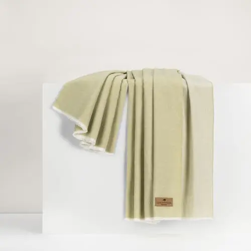 LANDS DOWNUNDER Aspen Peaks Throw - White Sage