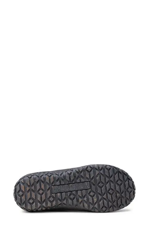 Minnetonka Tamarra Fleece Lined Slipper - Black