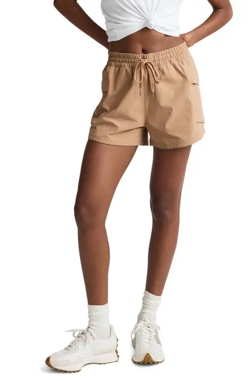 Beyond Yoga Peak 3-inch Cargo Shorts - Camel