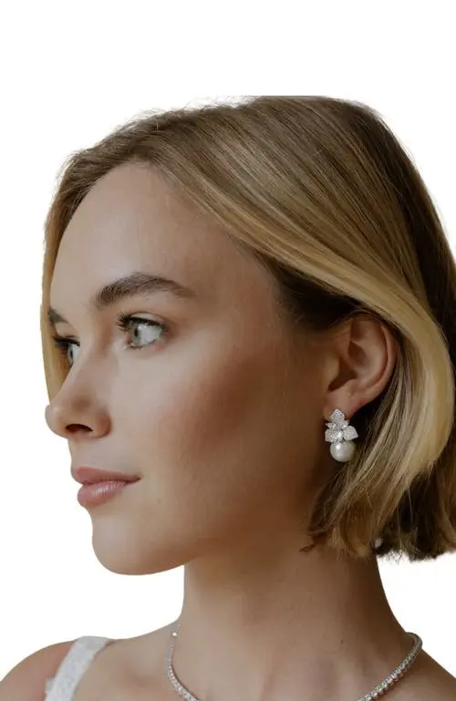 UNTAMED PETALS Sophie Earrings