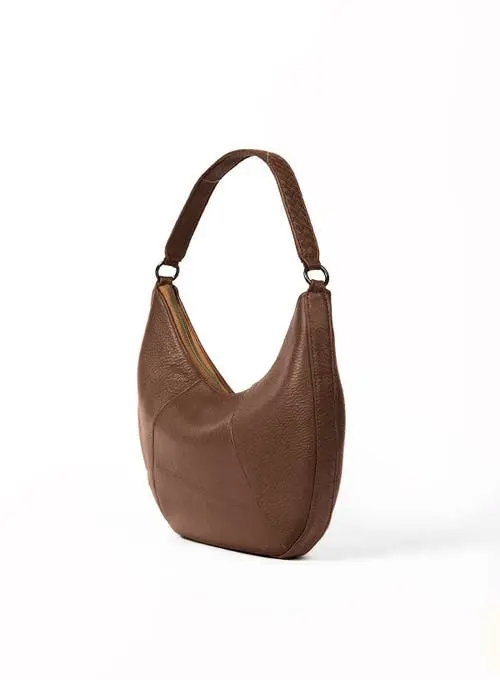 DEUX MAINS Saddle Shoulder Bag - Brown