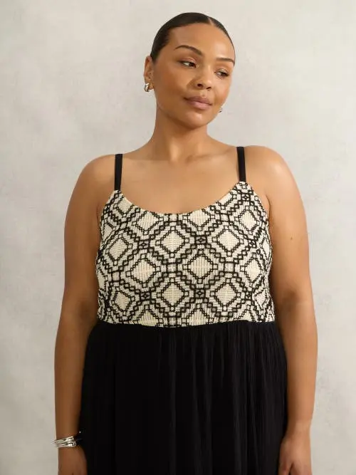 LIVE UNLIMITED Crinkled Crochet Dress