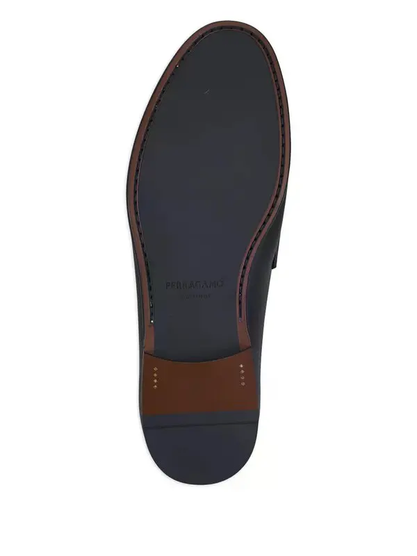 FERRAGAMO Gancini Loafers - Black