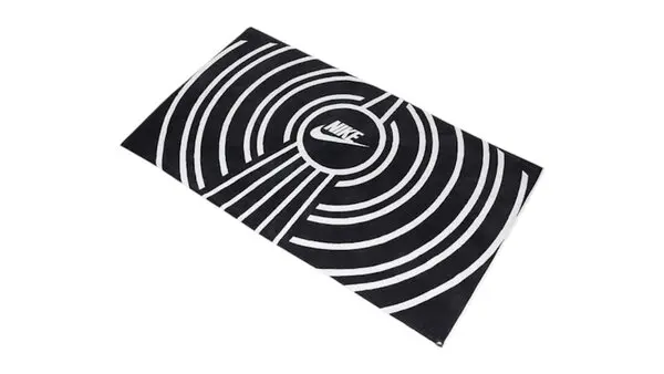 Nike Oversized Beach Towel - Black/white