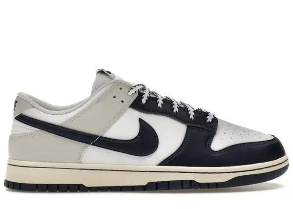 Nike Dunk Low New York Yankees