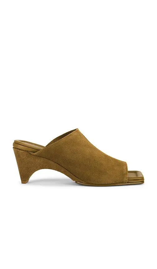 ST. AGNI Suede Arc Wedge