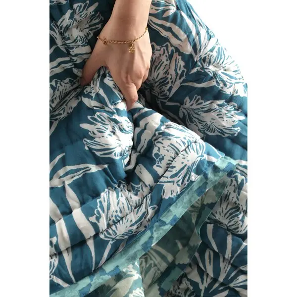 VVYOM Deep Sea Handcrafted Cotton Quilt, Queen