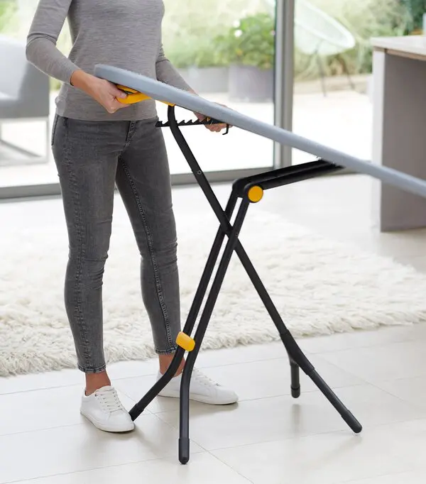 JOSEPH JOSEPH Glide Easy-to-store Ironing Board