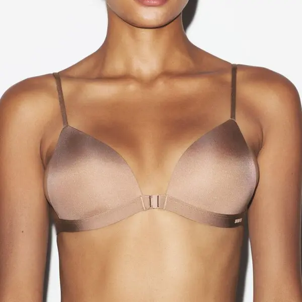 SKIMS Wireless Form Triangle Front Close Super Push Up Bra - Sienna