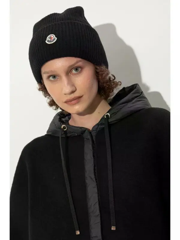 Moncler Logo Patch Beanie - Black
