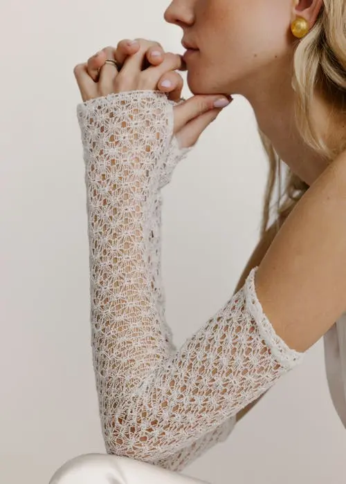 ALAS Long Lace Fingerless Gloves - Off White