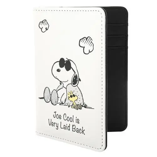PEANUTS White And Black Passport Holder