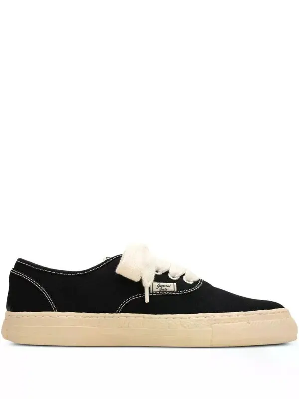 GENERAL SCALE. Kiefer Canvas Sneakers - Black