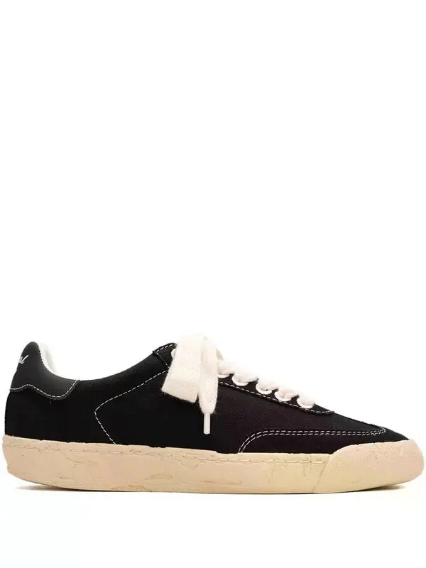 GENERAL SCALE. Canvas Low Top Sneakers