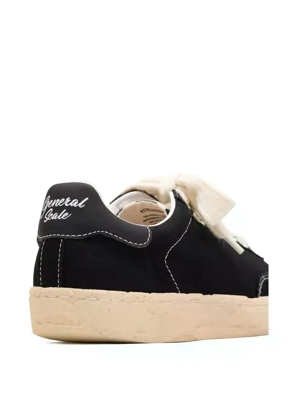 GENERAL SCALE. Canvas Low Top Sneakers