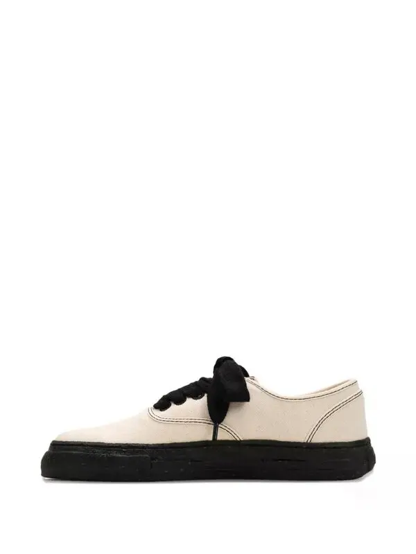 GENERAL SCALE. Kiefer Canvas Low Top Sneakers - Neutrals