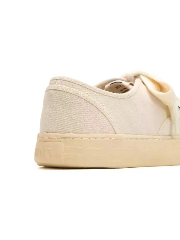 GENERAL SCALE. Kiefer Canvas Sneakers - Neutrals