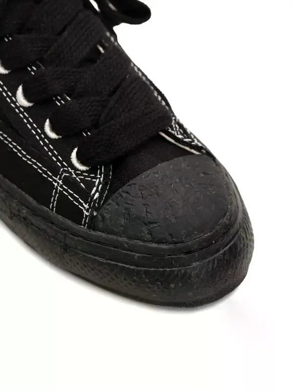 GENERAL SCALE. Roy Canvas Low-top Sneakers - Black