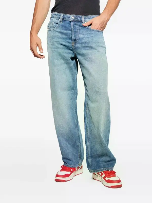 DIESEL® 2001 D-macro Jeans